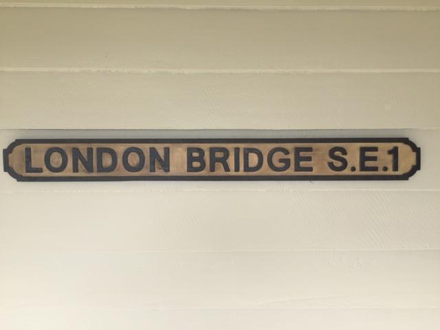 London Bridge Wooden Road Sign – The Interiors Barn